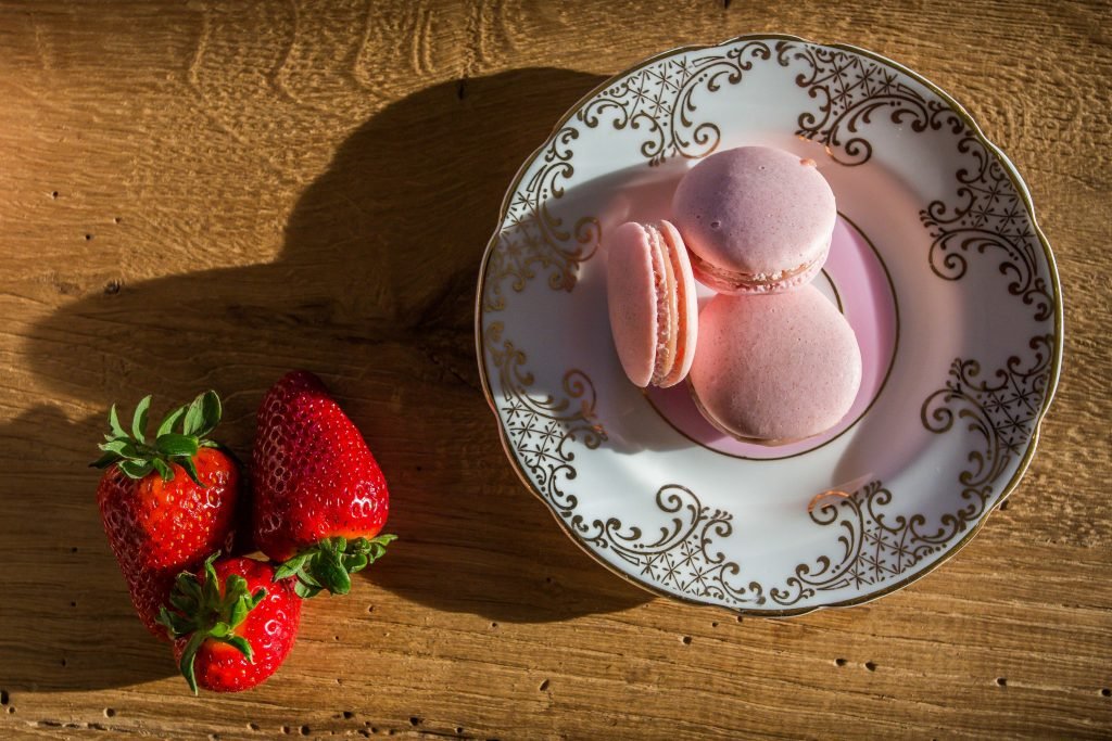 Macaron fragole e cioccolato bianco - L'ULTIMA FETTA