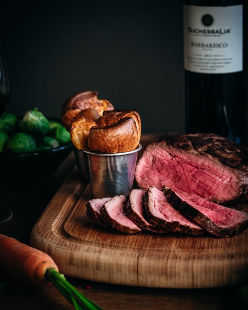 Codone di manzo con Yorkshire Pudding e carote arroste L'ultima Fetta