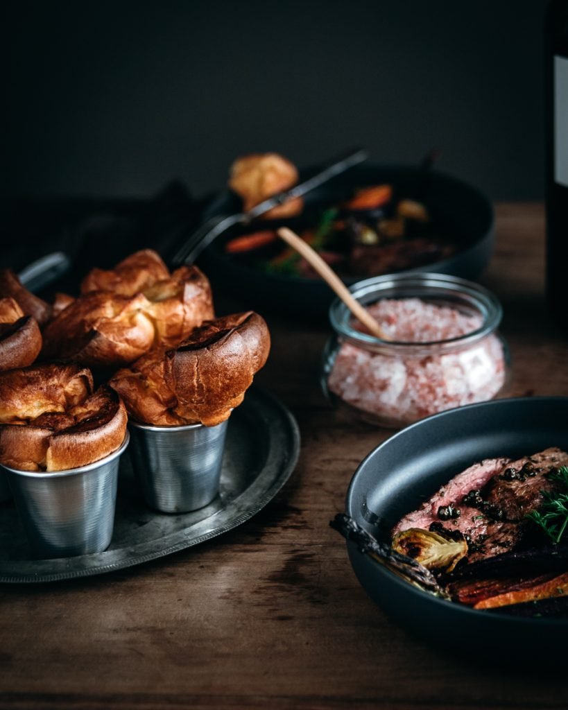 Codone di manzo con Yorkshire Pudding e carote arroste L'ultima Fetta